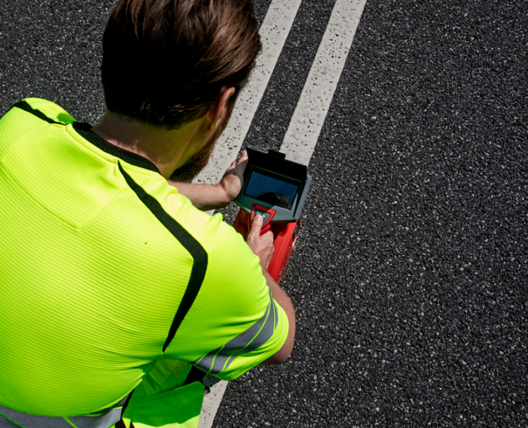 Retro Reflectometer for Road Marking Paints - Avantech Engineering ...